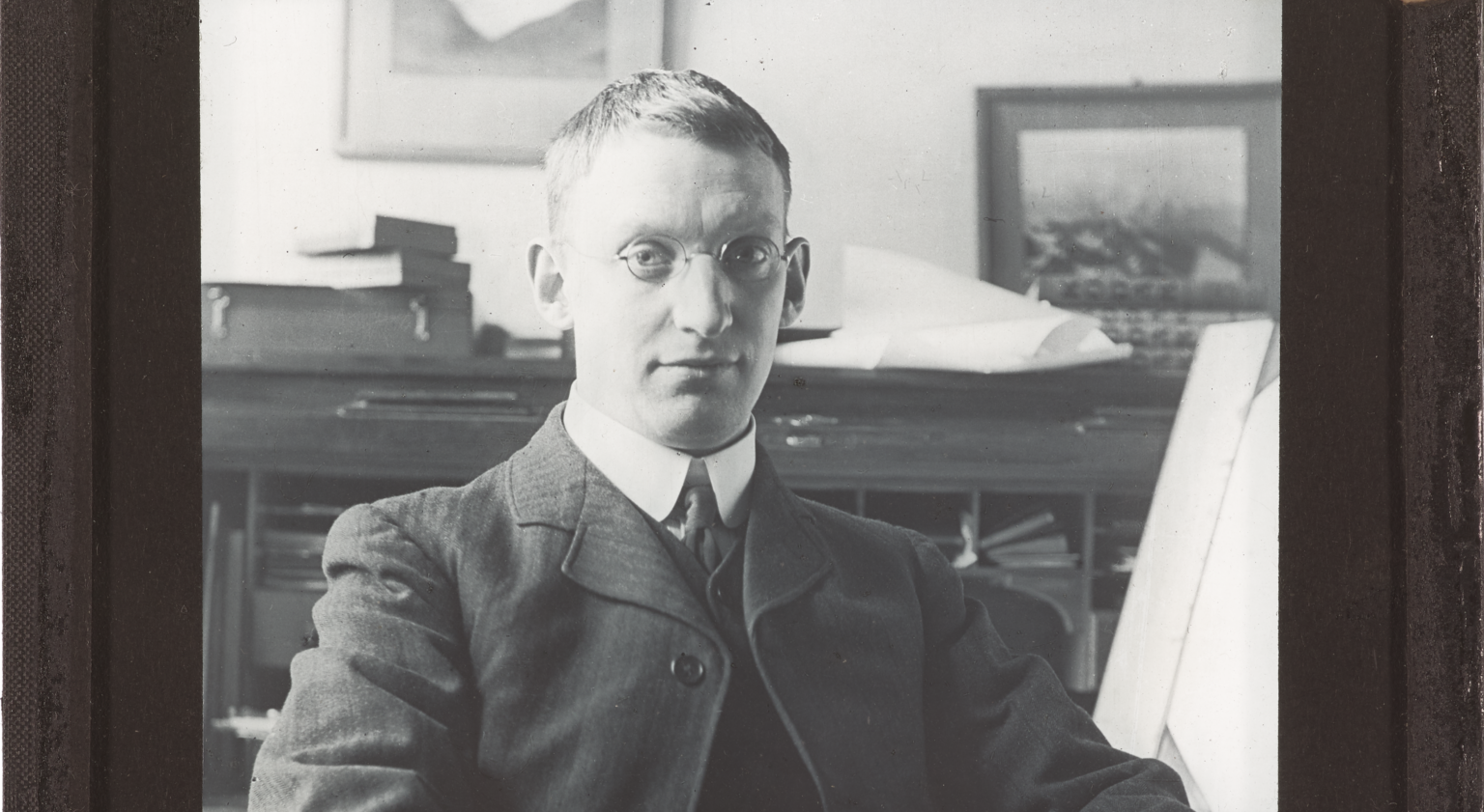 Festschrift: experimenting with research: Kenneth Mees, Eastman Kodak ...